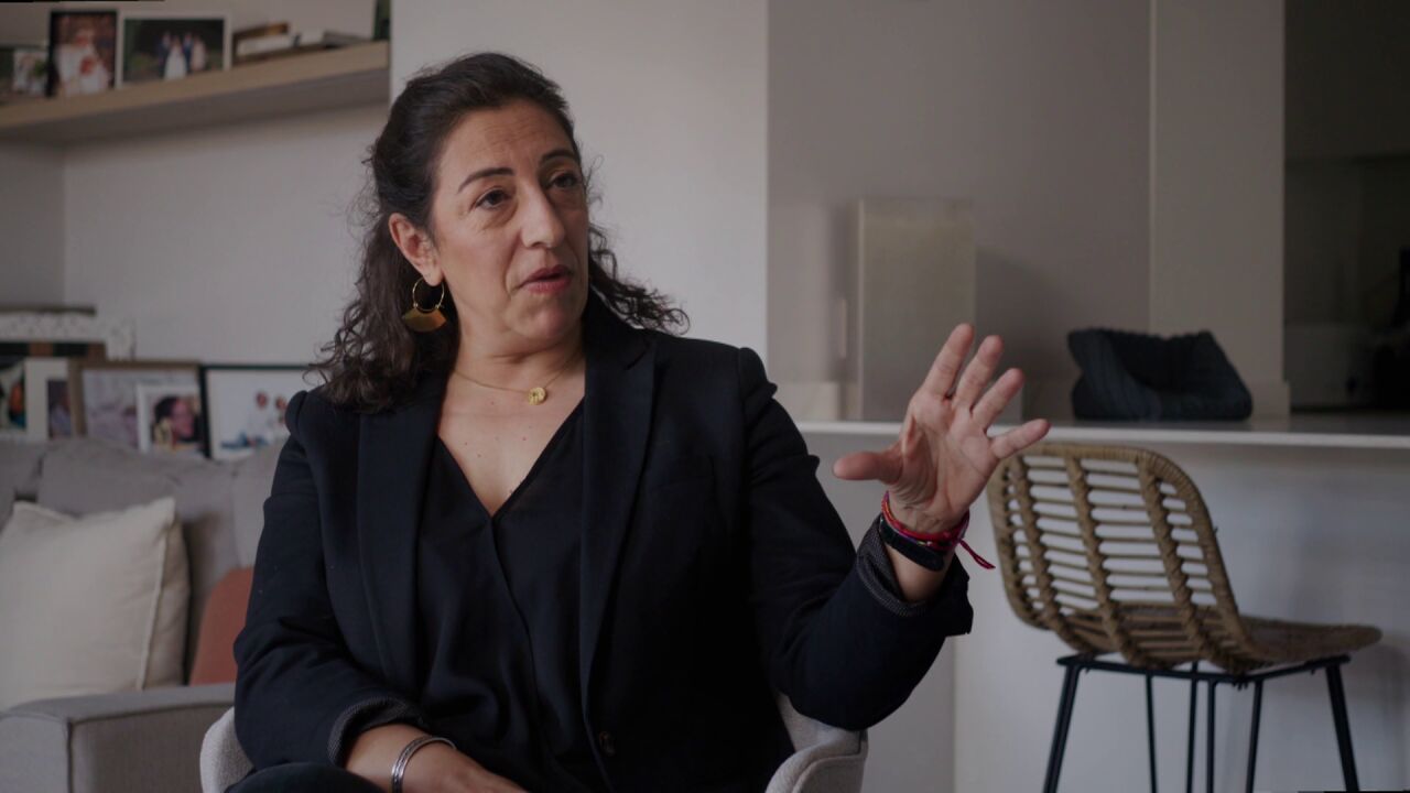 El caso de María Frisa: ¿Por qué cancelaron a la autora?