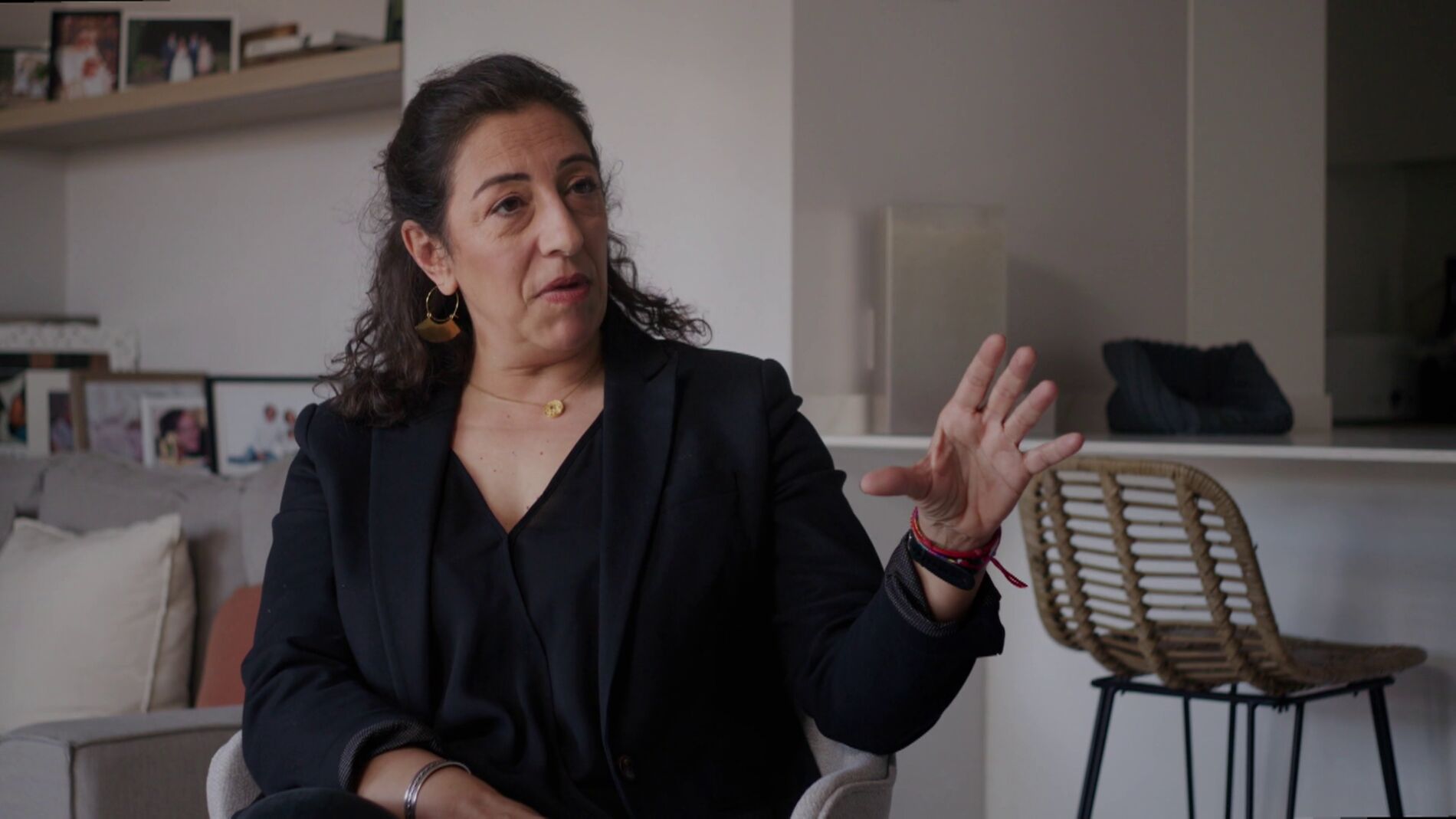 El caso de María Frisa: ¿Por qué cancelaron a la autora?