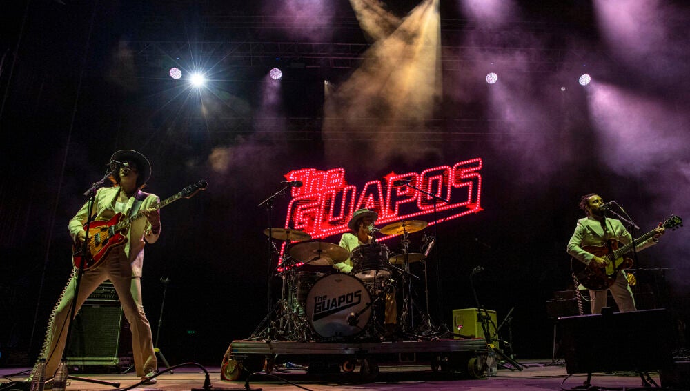 Un noche con Julieta Venegas y los guapos