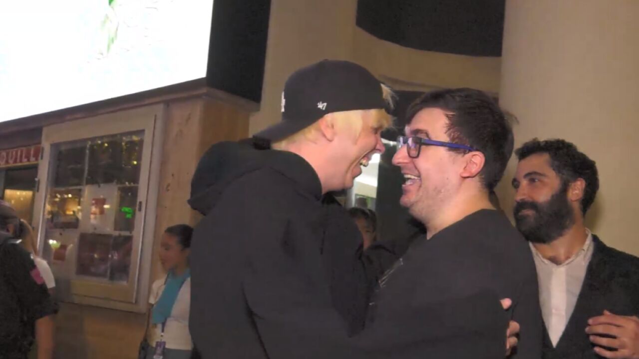Rubius y Mangel se reencuentran durante el estreno de su documental, y ...