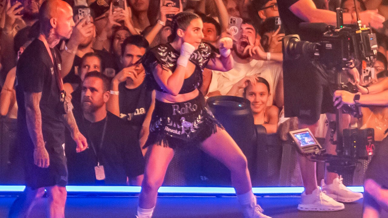 Así fue la espectacular entrada de Roro en La Velada con guiño ...