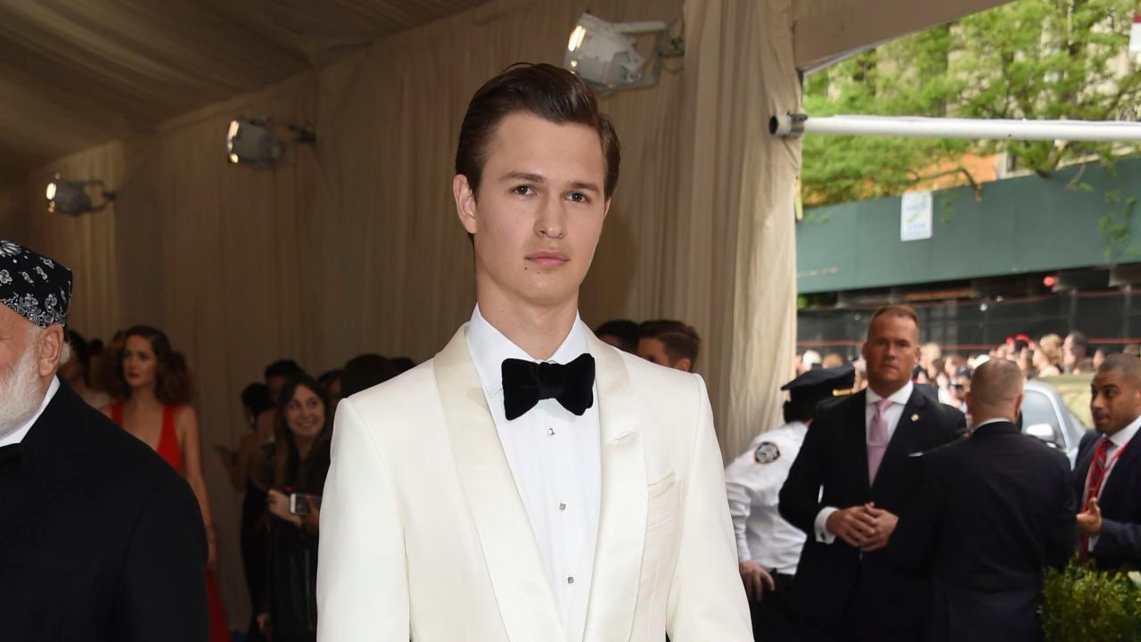 Ansel Elgort En Blanco Y Negro
