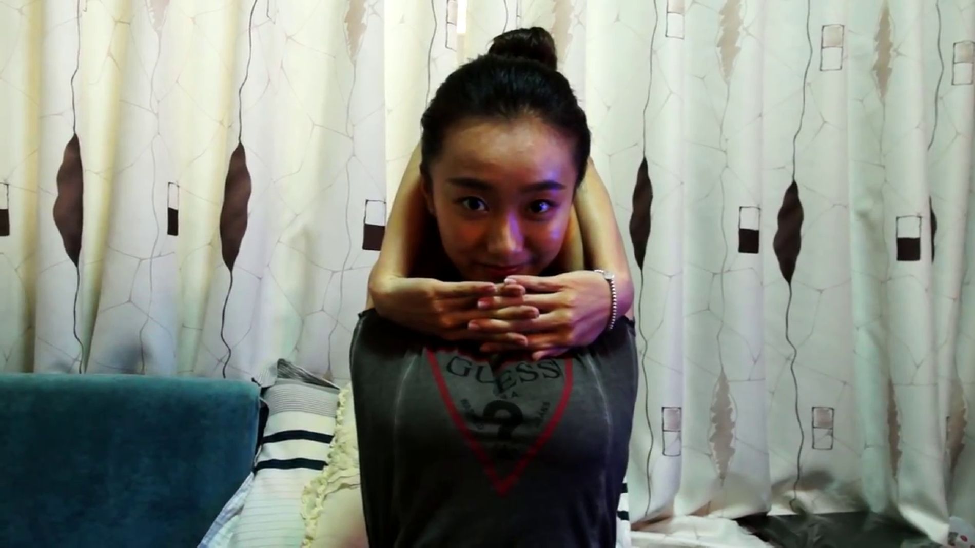 El imposible vídeo de una china capaz de dislocar todas sus articulaciones