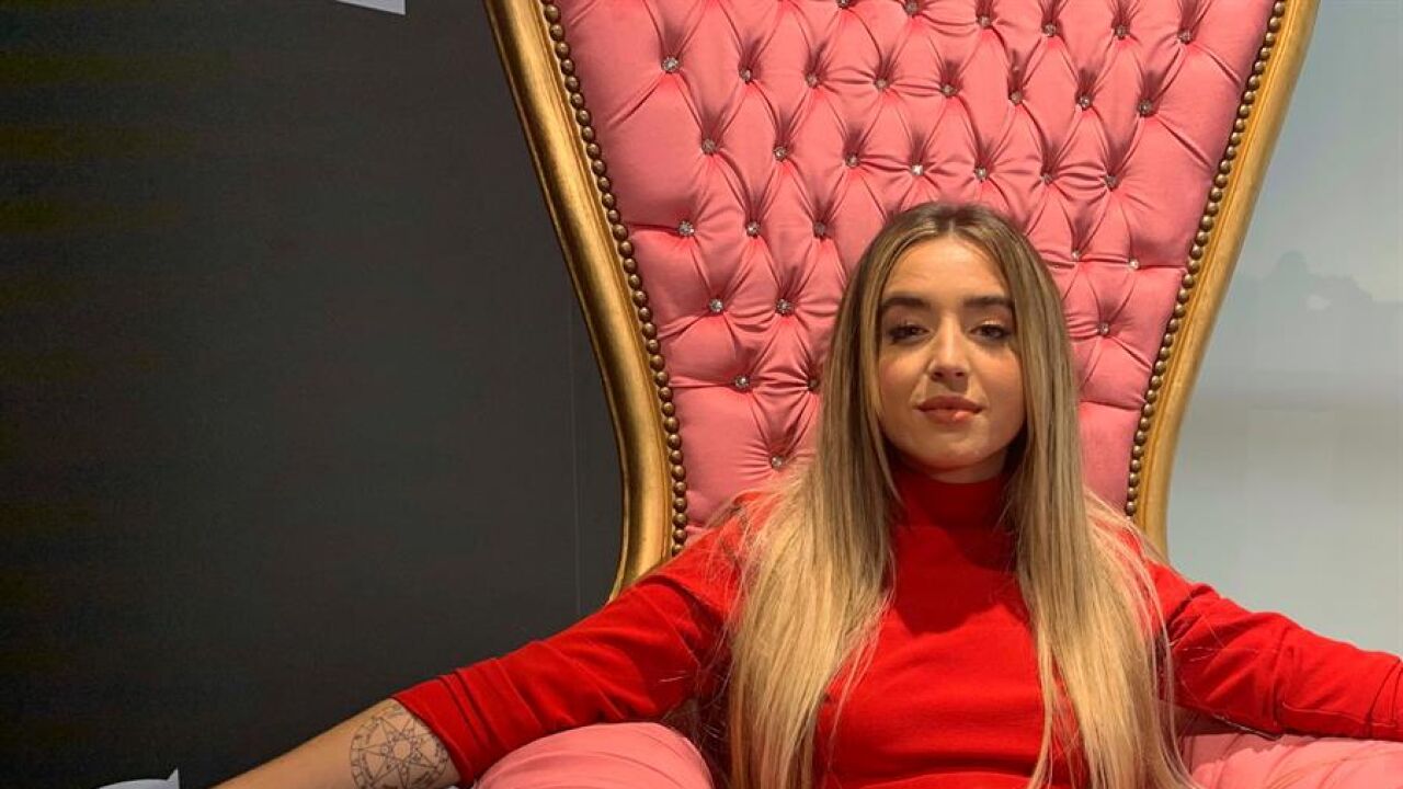 Lola Índigo y Suzete presentan Kombolewa Remix en directo: así suena