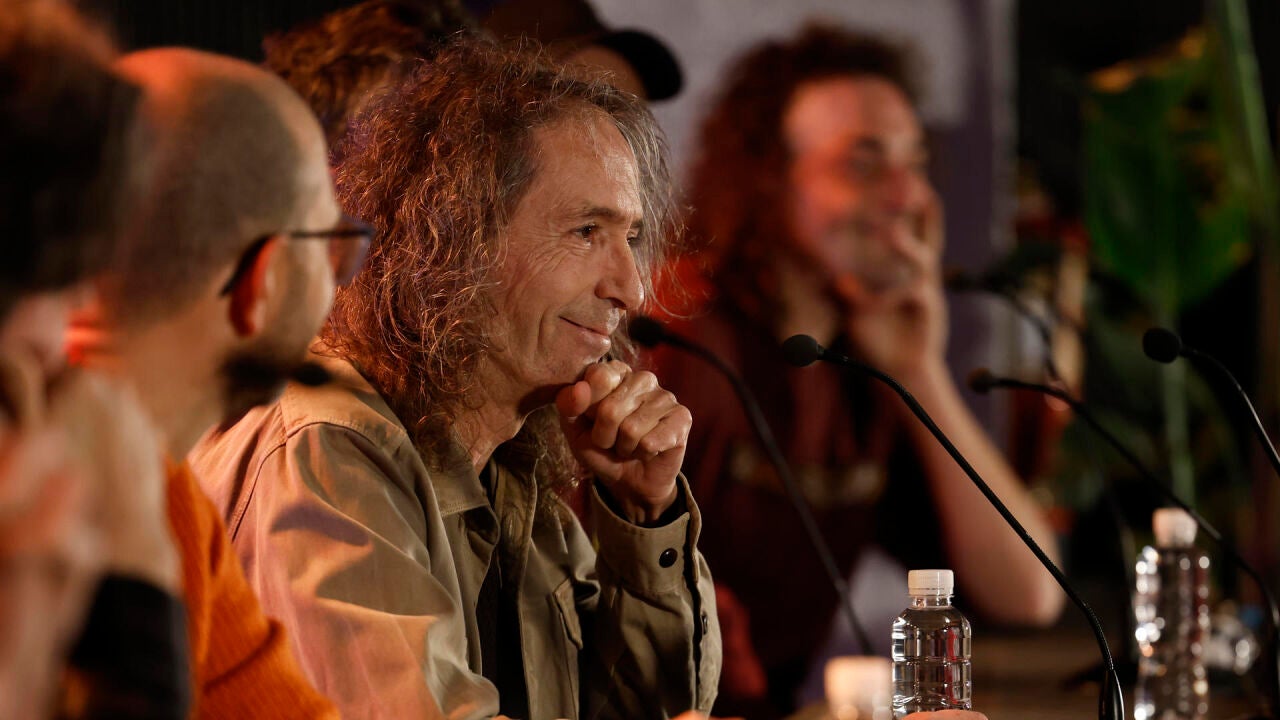 Robe Iniesta anuncia la gira de presentación de Se nos lleva el aire ...