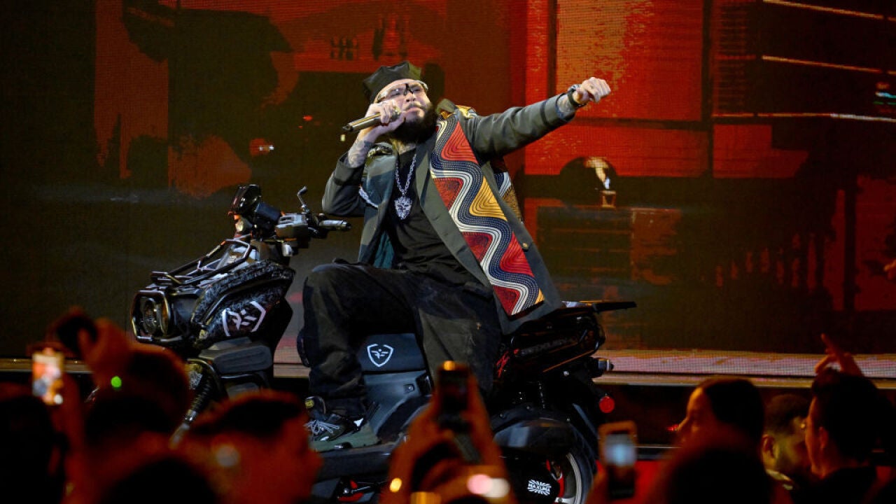 De ganar millones con sus perreos a predicar, la nueva vida de los ...