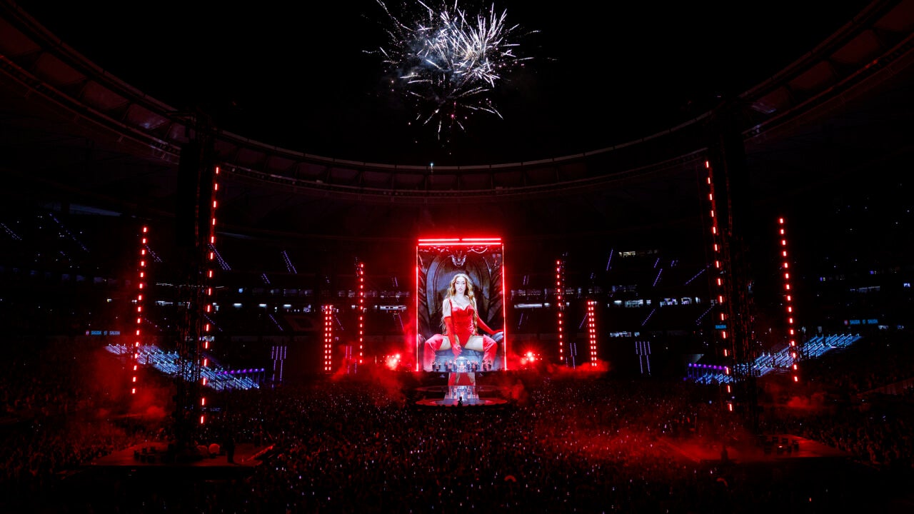 Lola Índigo hace historia y enciende el Metropolitano